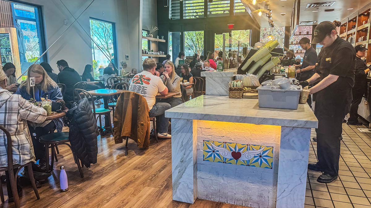 Urth Caffé: A European-Style Cafe