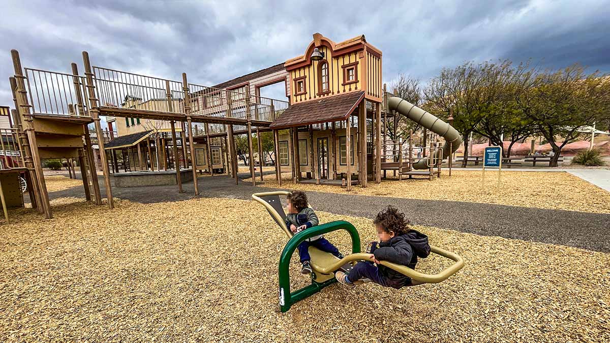 Exploration Peak Park: Family Adventure and Stunning Views